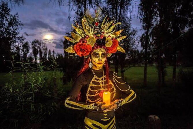 Live Noche de Muertos at Xochimilco: Dinner and local beers - Exploring the Tour in Detail