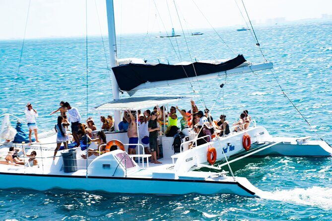 Live The Luxury Catamaran Isla Mujeres Tour in Cancun - What Makes This Tour Stand Out