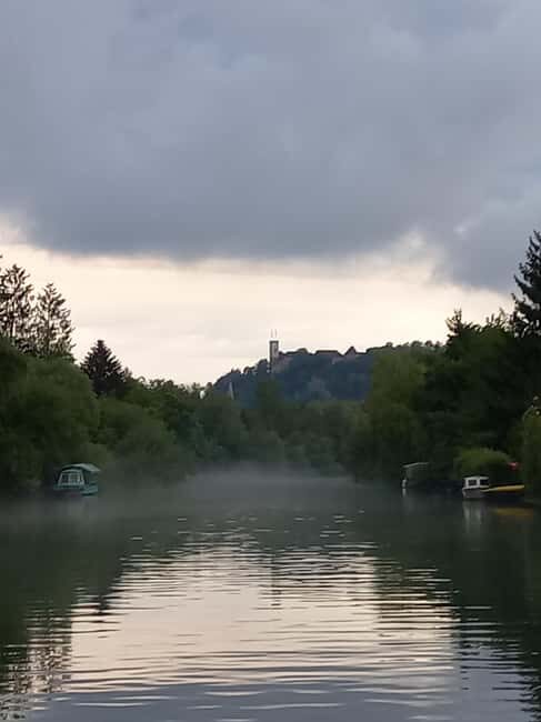 Ljubljana castle on foot :) con guida in italiano - Exploring Ljubljana Castle on Foot with an Italian Guide: A Genuine Local Experience