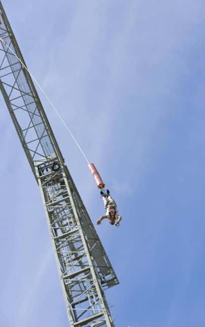 Lloret de Mar: Bungee Jumping Experience - The Experience Provider & Group Dynamics