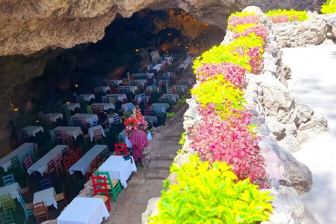 Local Fun from CDMX to The Grotto and the Pyramids of Teotihuacá - Introduction