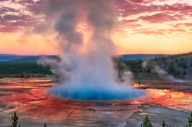 Lodging at Old Faithful-Yellowstone&Grand Teton Small Group 5-Day - Daily Breakdown: What to Expect