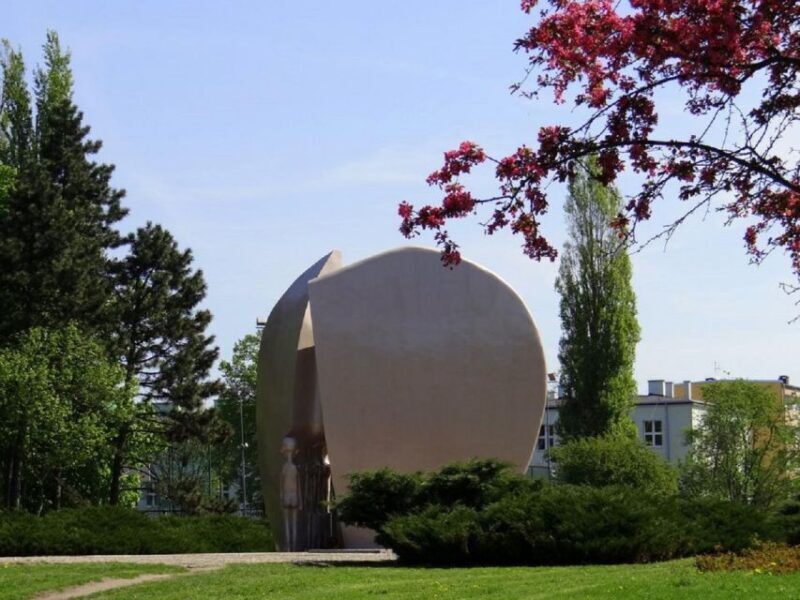 Lodz: Jewish Heritage Private Tour - Key Points