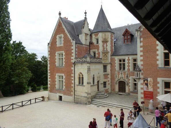 Loire Valley Castles Chenonceau Amboise & Da Vinci Small Group - Key Points