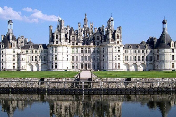 Loire Valley Castles Guided Day Trip from Paris in Minivan - Key Points