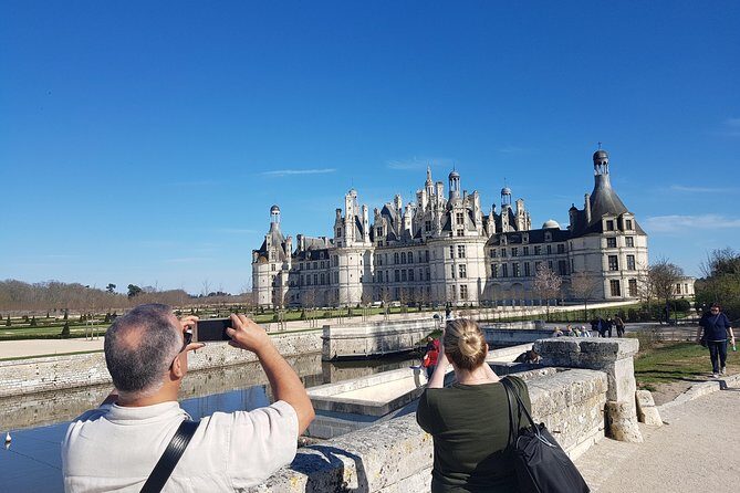Loire Valley Day Tour Chambord and Chenonceau plus Lunch at a Private Castle - FAQs