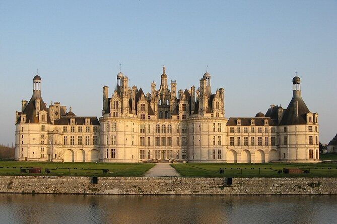 Loire Valley Day Trip from Paris with Small Group - Key Points