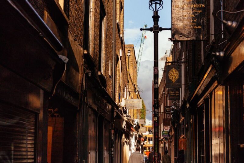 London: 2.5-Hour Off the Beaten Track Private City Tour - Discovering Shoreditch: The Heart of London’s Alternative Scene