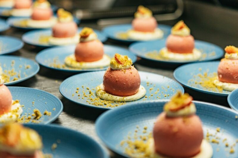 London: 6-Course Gourmet Dinner on a Luxury Coach - Evening Views and Lighting