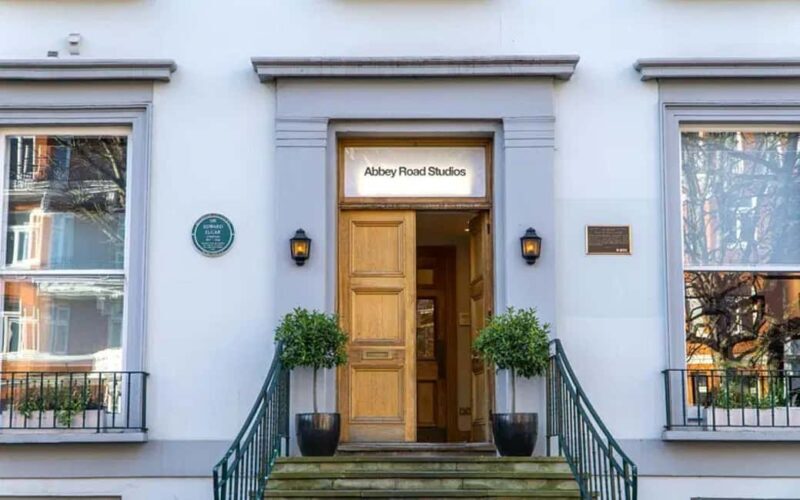 London: Beatles Magical Mystery Tour; Abbey Road, Savile Row - Key Points