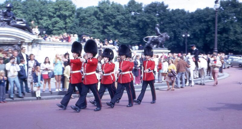 London: Buckingham Palace and Changing of the Guards Tour - Who Should Consider This Tour?