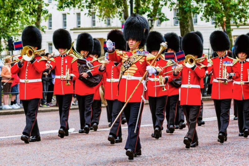 London: Buckingham Palace Entry & Changing of the Guard Tour - Key Points  