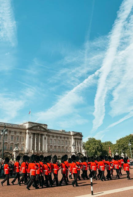 London: Changing of the Guard Experience and Landmarks Tour - An In-Depth Look at the Tour Experience