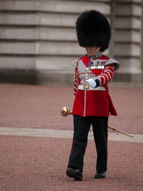 London: Changing of the Guard Experience and Landmarks Tour - An In-Depth Look at the Tour