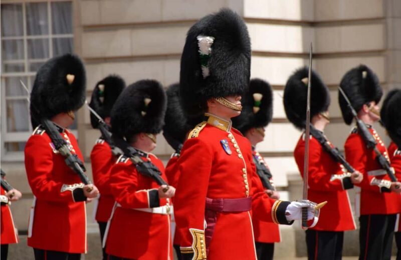 London: Changing of the Guard Experience with a Historian - Key Points