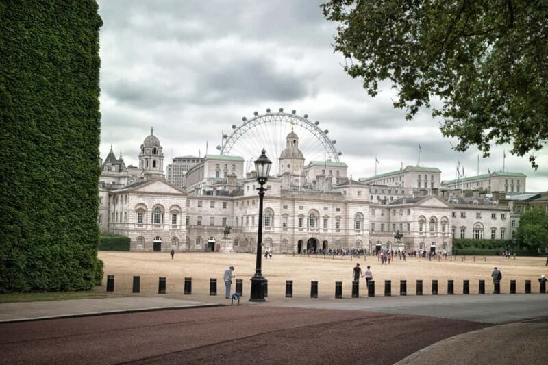 London: Changing of the Guard Experience with a Historian - Additional Landmarks and Hidden Gems