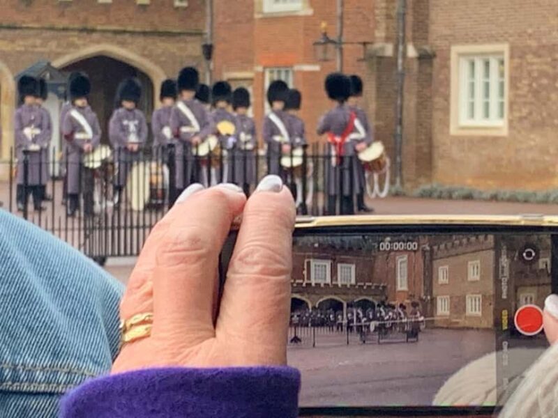 London: Changing of the Guard Experience with a Historian - Practical Details and Value