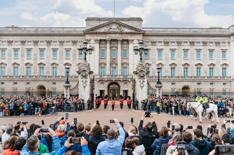London: Changing of The Guard Tour - What This Tour Offers: A Deep Dive