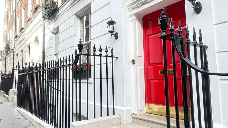 London: Charles Dickens Walking Tour for Small Groups - An In-Depth Look at the Dickens Walking Tour