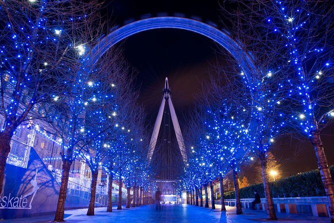 London Christmas Day 1 Day Hop-on Hop-off Bus Tour - Exploring the Tour Itself: An In-Depth Look
