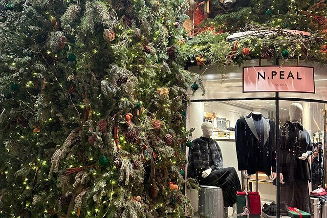 London Christmas Lights Guided Tour With Christmas Music - London Christmas Lights Guided Tour With Christmas Music: A Festive Walk through Londons Holiday Glow