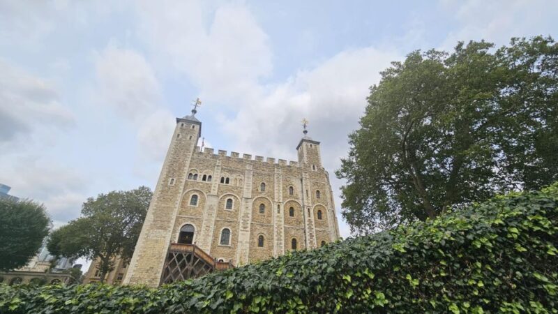 London: Easy Access Tower of London and Crown Jewels Tour - Exploring the Tour Itinerary in Detail