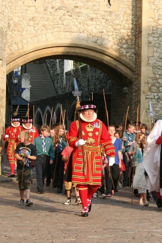 London: Easy Access Tower of London and Crown Jewels Tour - Who Should Consider This Tour?