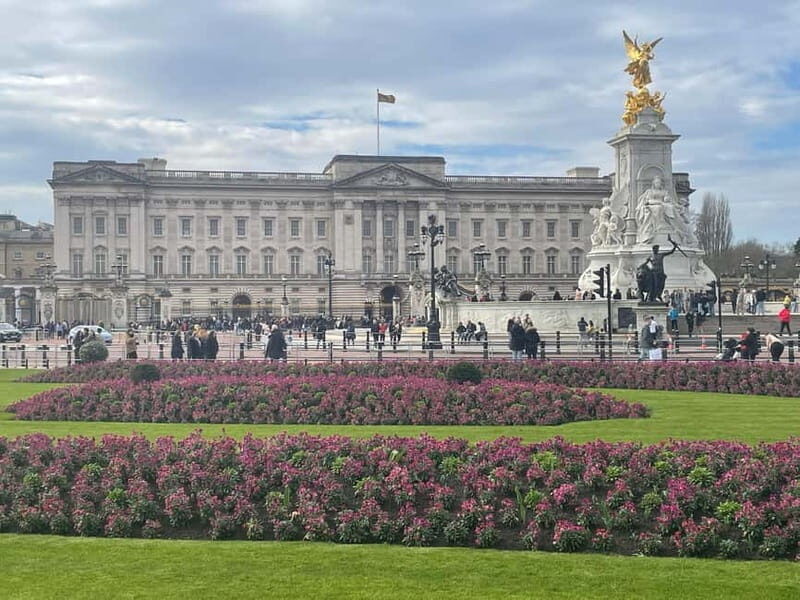London: Essential tour and changing of the guard (group or private) - Key Points
