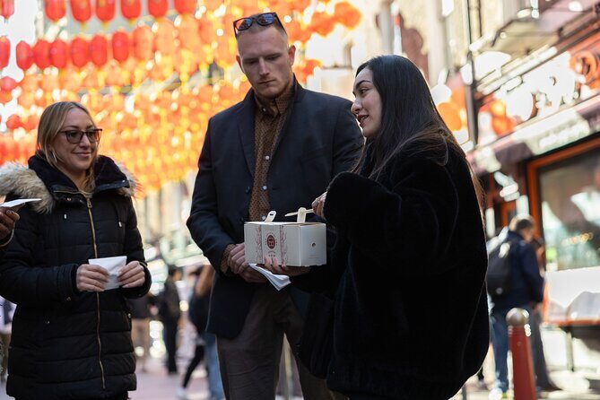 London Food Walking Tour: World Flavours in Soho & Chinatown - Key Points