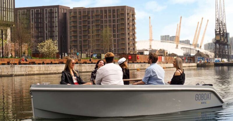 London: GoBoat Rental in Canary Wharf with London Docklands - Scenic Views and Photo Opportunities