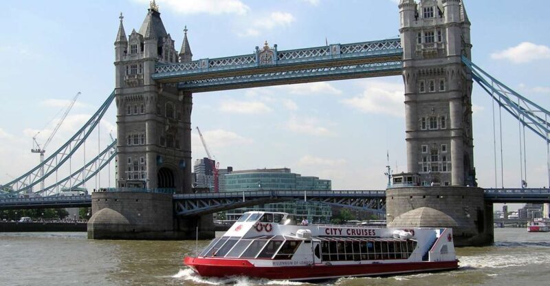 London: Harry Potter Walking Tour and River Thames Cruise - Thames River Cruise: A Relaxing Finale