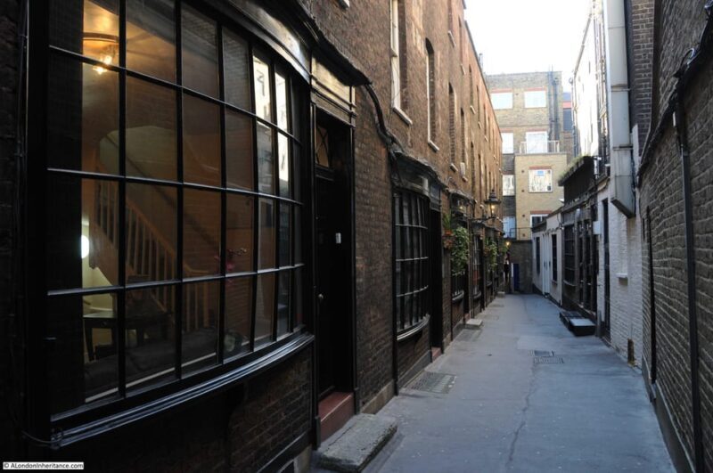 London: Harry Potter Walking Tour and Tower Bridge Ticket - The Film Locations and Their Charm