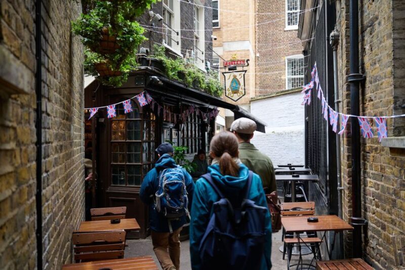 London: Historic Pubs, British Ales & Classic Dishes - Exploring Londons Historic Pubs, British Ales & Classic Dishes: An In-Depth Review