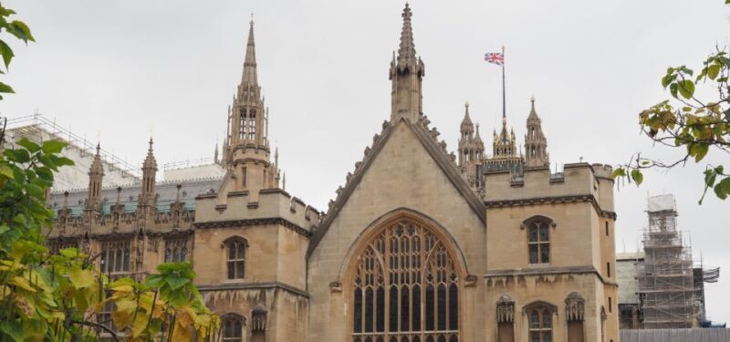 London: Historical Walking Tour in Westminster with an APP - Key Points