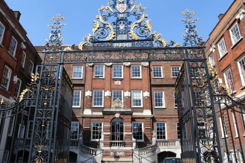 London: James Bond Small Group Mini Coach Tour - The Sum Up: Who Should Book This Tour?