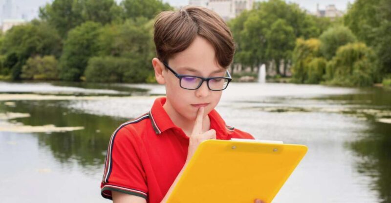 London: Kids Activity Tour in English or German - Key Points
