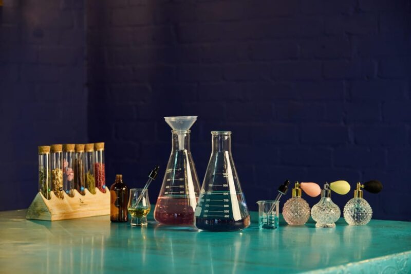 London: Make Your Own Gin Workshop with Take-home Bottle - Key Points