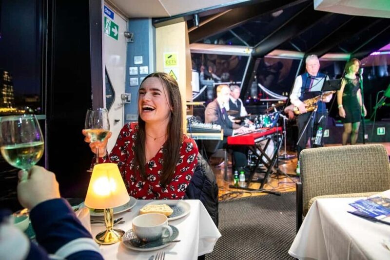 London: River Thames Dinner Cruise with Live Jazz - Setting the Scene on the Thames