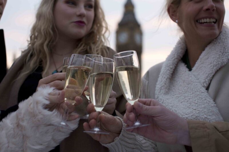 London: River Thames Dinner Cruise with Live Jazz - The Music: A Relaxing and Lively Soundtrack