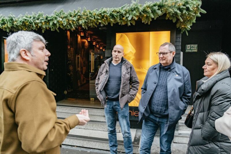 London: Rock and Roll Taxi Tour - A Close Look at the Tour Experience