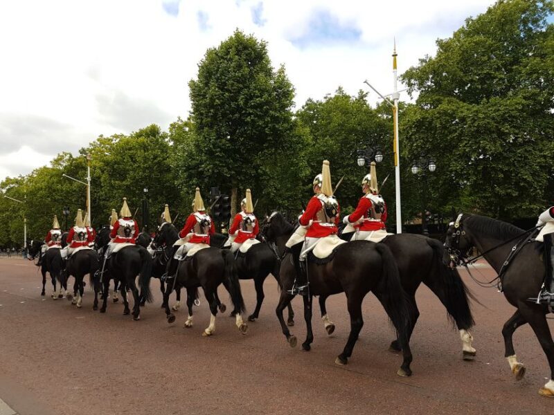 London: Royalty Walking Tour with Changing of The Guard - Introduction