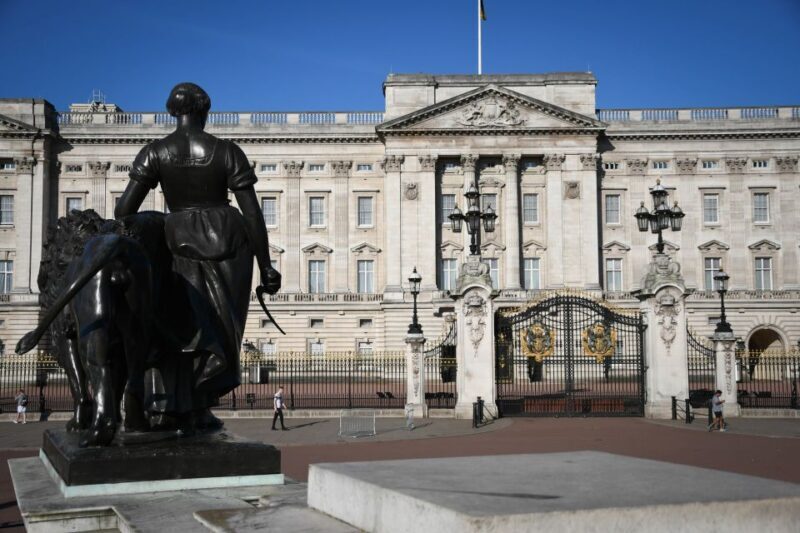 London: Top 30 Sights Walking Tour and Clink Prison Entry - Is This Tour Worth It?