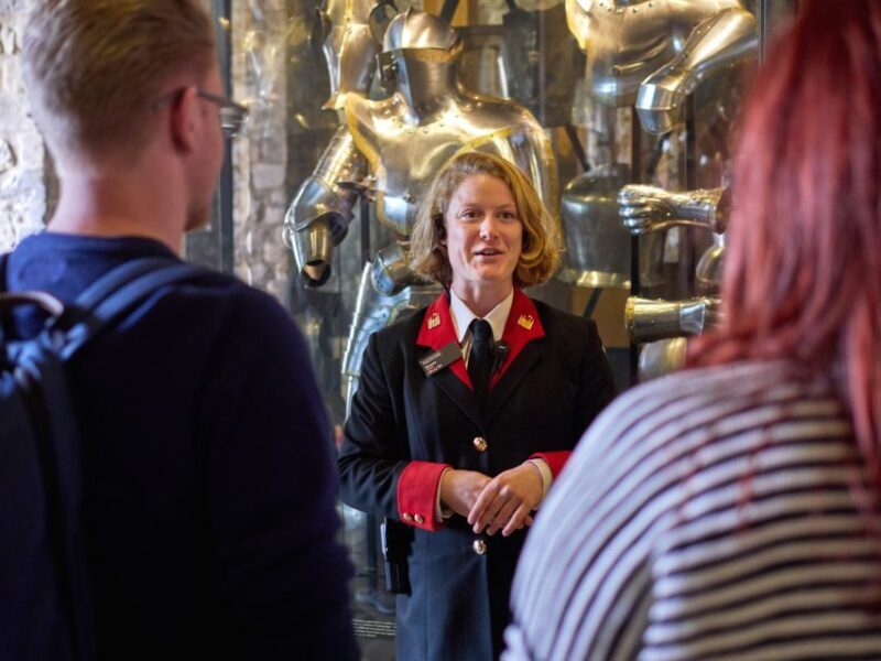 London: Tower of London Tour with Crown Jewels & Beefeaters - Why This Tour Works Well