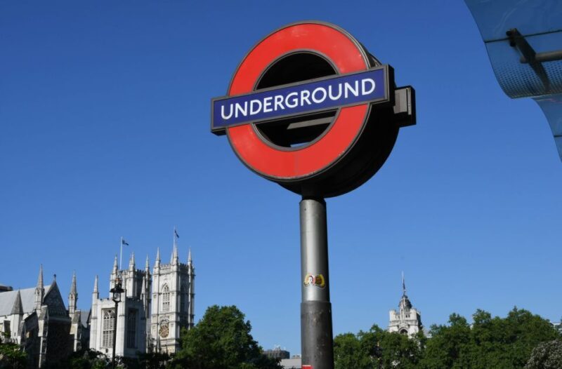 London: Westminster Walking Tour & St Paul's Cathedral Entry - Key Points