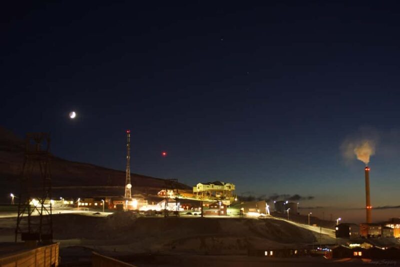 Longyearbyen: Arctic Ocean Swim, Sauna & Sightseeing - An In-Depth Look at the Tour