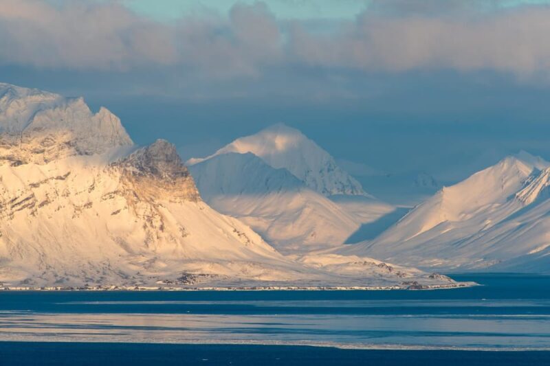 Longyearbyen: Snowmobile Tour to Barentsburg with Lunch - The Return Journey and Different Routes
