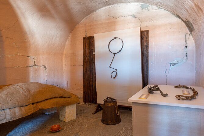 Lords of the Night Prisons Palace: Cells & Torture Tools Visit - Lords of the Night Prisons Palace: Cells & Torture Tools Visit — a balanced look