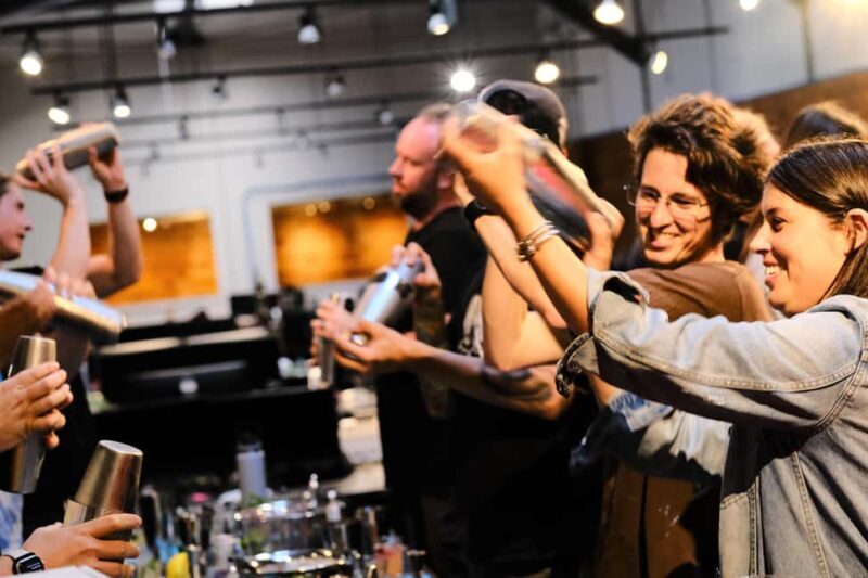 Los Angeles: Cocktail-Making Class with Mixologist - Key Points