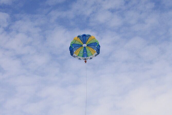 Los Cabos Parasailing Adventure Skybound over Cabo San Lucas Bay - Who Should Consider This Tour?