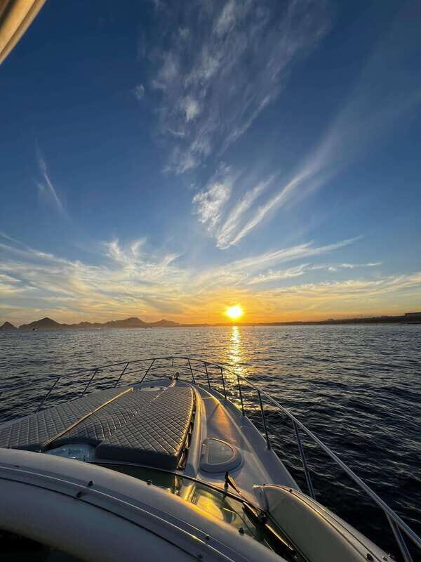 LOS CABOS: PRIVATE BAY AND ARCH TOUR. LUXURY YACHT - Who Is This Tour Best For?